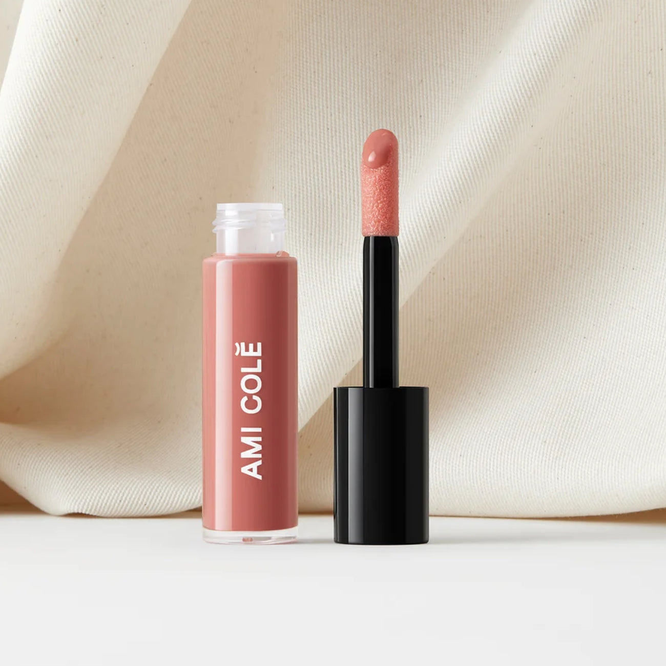 Ami Cole – BAREDEW STUDIO